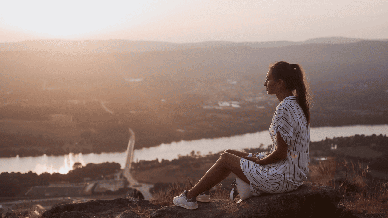 135 Inspiring 'Live the Moment' Quotes to Embrace the Present - Yes ...